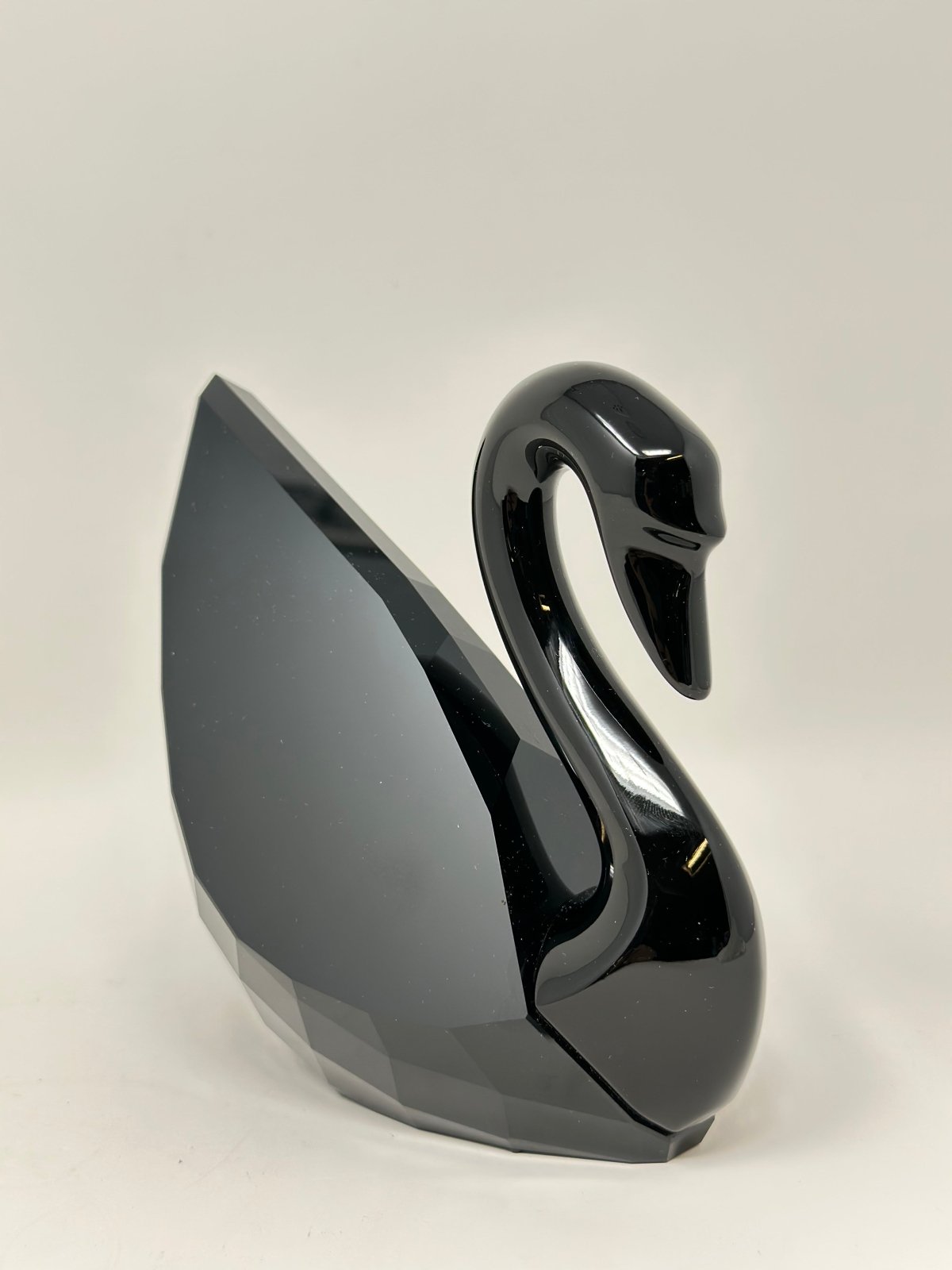 Swarvski Swan Jet Black - Kitchen Smart