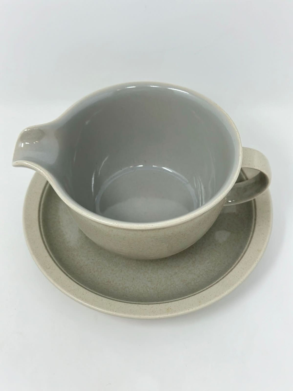Mikasa New Port Mist Gravy Boat w / Stand - Kitchen Smart